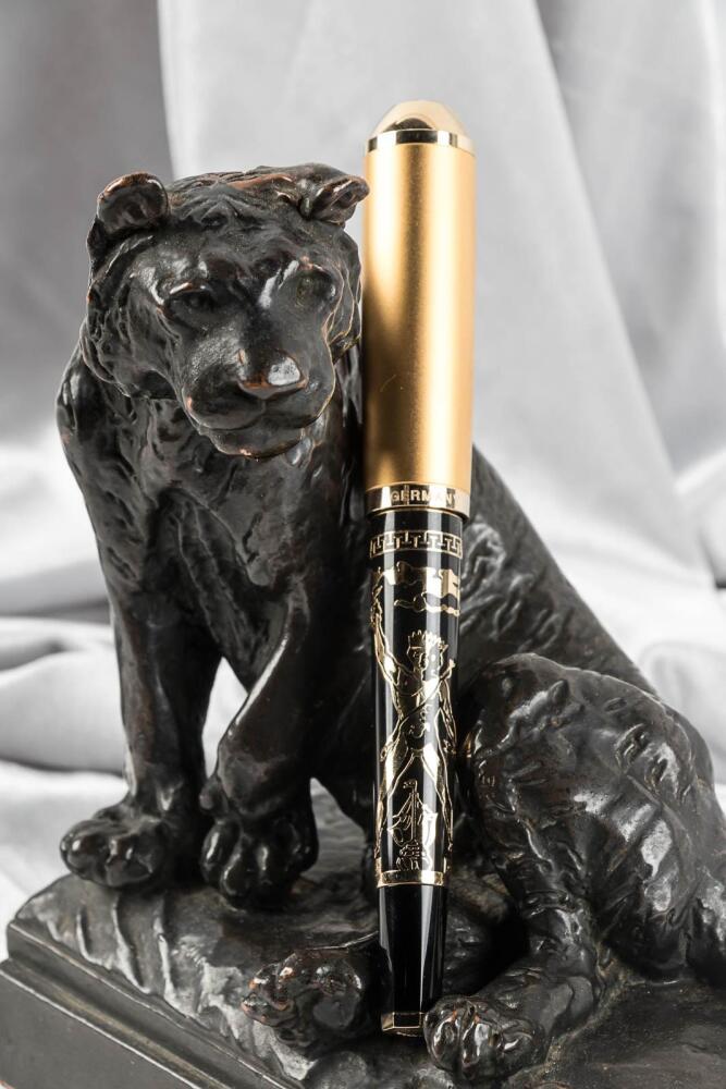 PELIKAN: Colossus of Rhodes Limited Edition Fountain Pen