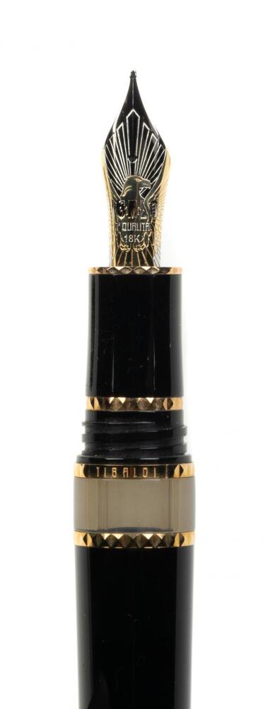 Divina Black Resin and Rose Gold Vermeil Limited Edition Fountain Pen